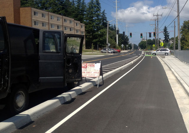 The new Linden cycle track | Family Ride